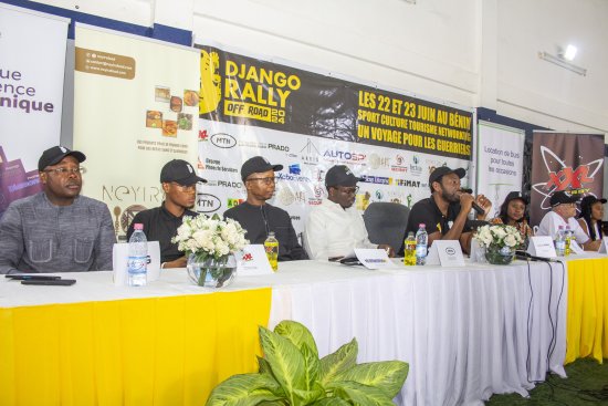 Django Rally 2024 : une parade de véhicules de luxe 4x4 pour... - Plume ...